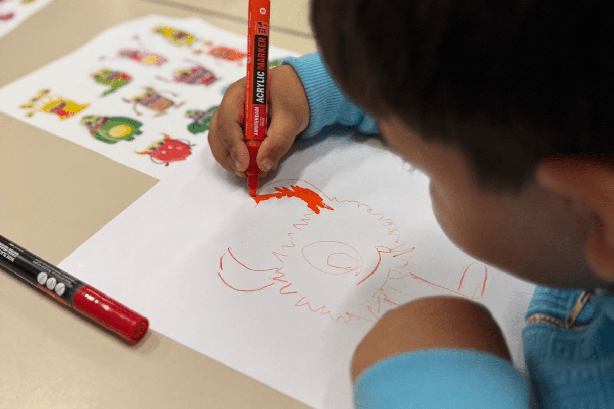 Reading and Making Art with Children at a Refugee Centre | Royal Talens ...