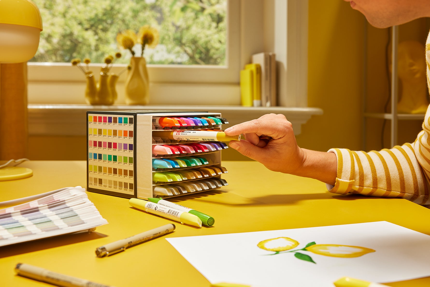 Talens | Pantone Farbkarte | Kostenloser Download | Royal Talens